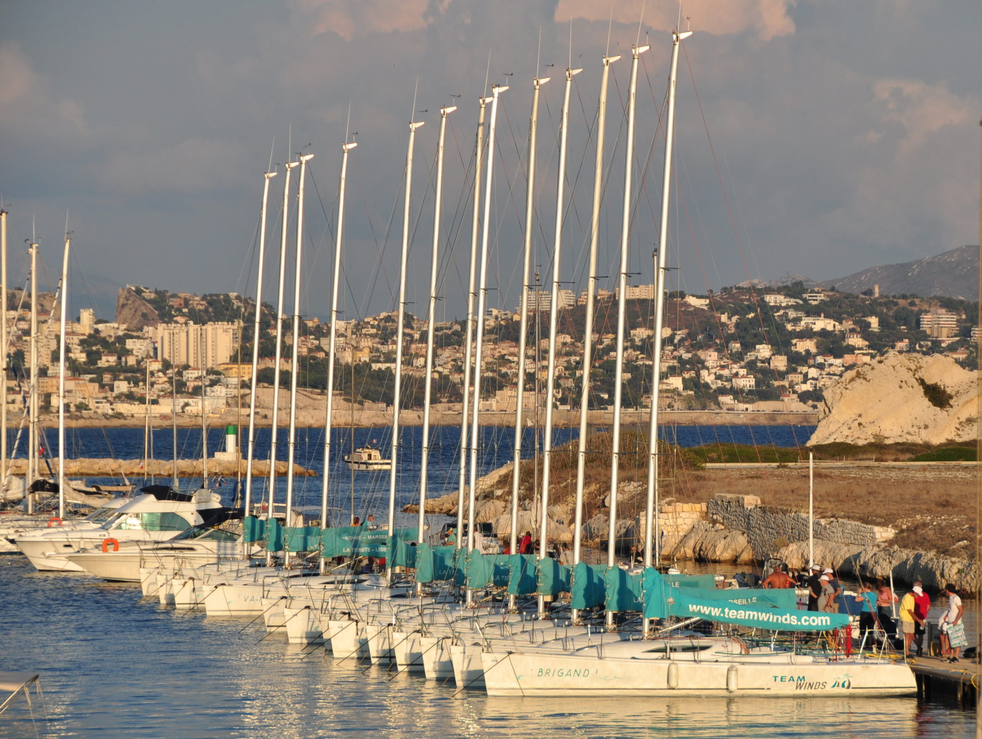 Contact - Grand Surprise